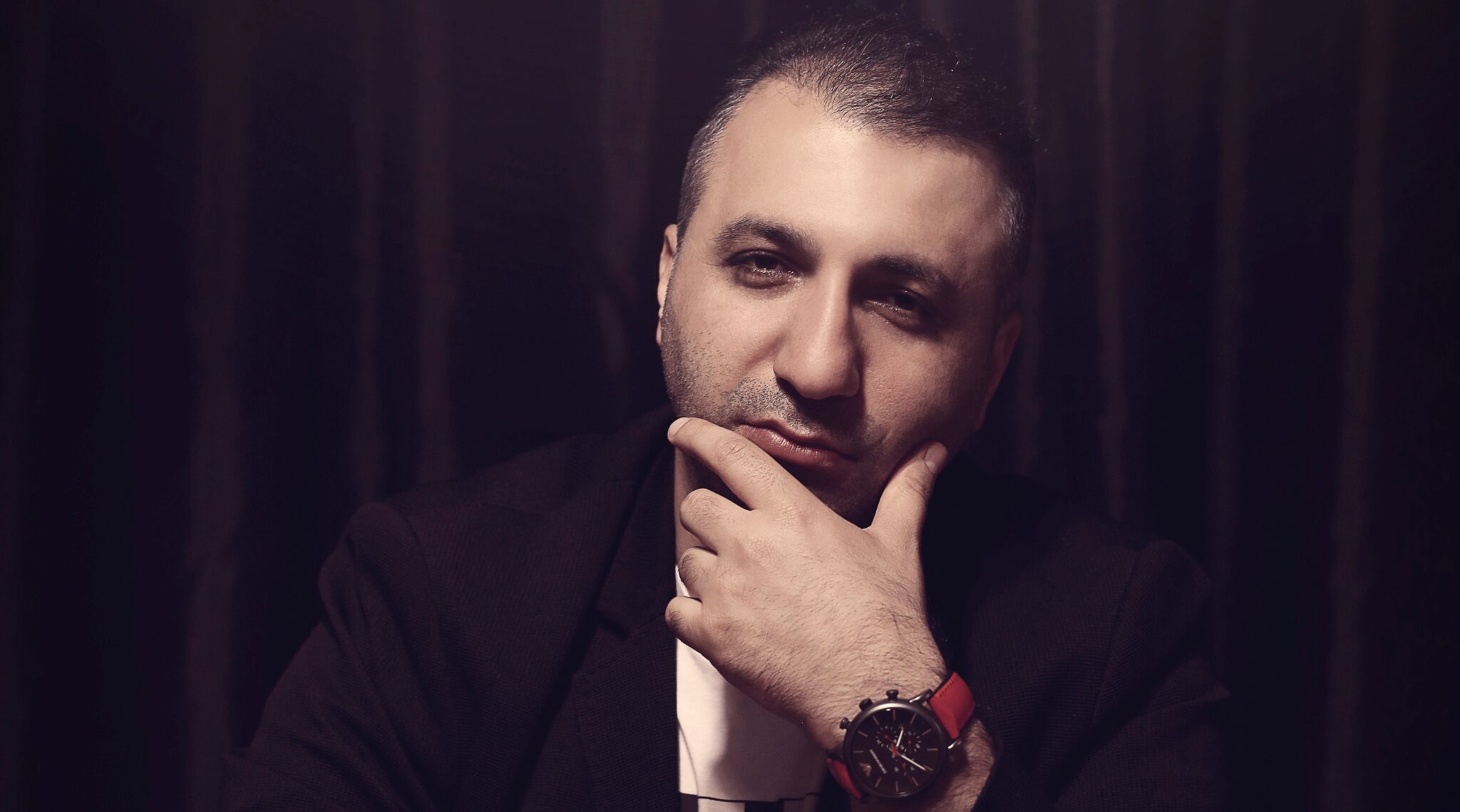 Halil İbrahim Polat: “Roman boyunca akıp duran müziğin peşi sıra ...