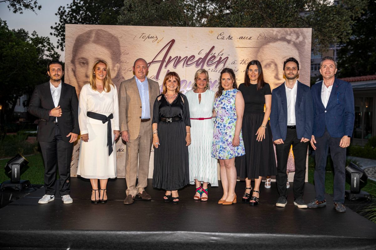 İzmir’in tarihine gastronomik bir yolculuk: “Anneden Kızına” | Edebiyat ...